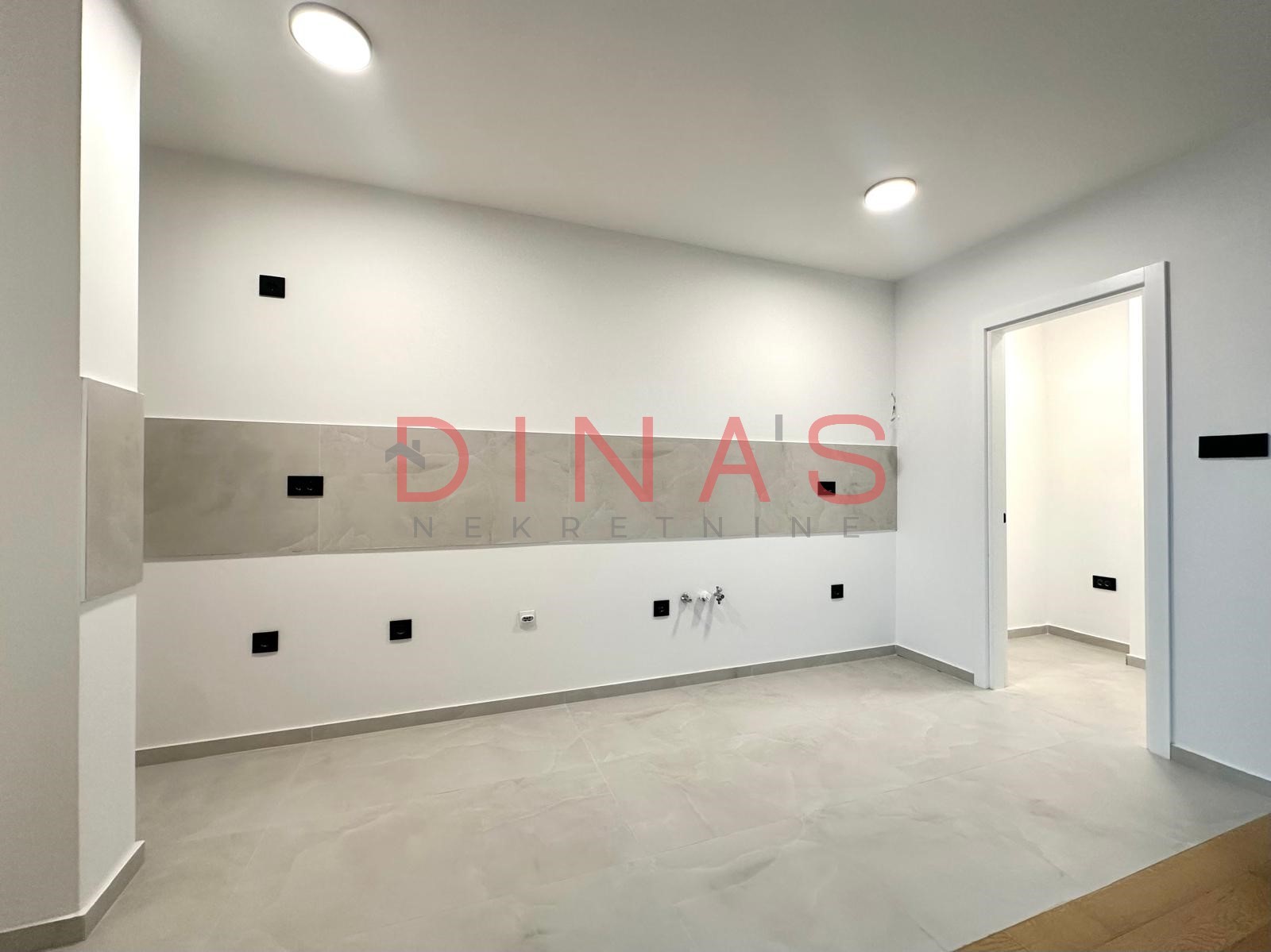 CENTAR NS NOVI SAD 165.00 m2 - 1016789