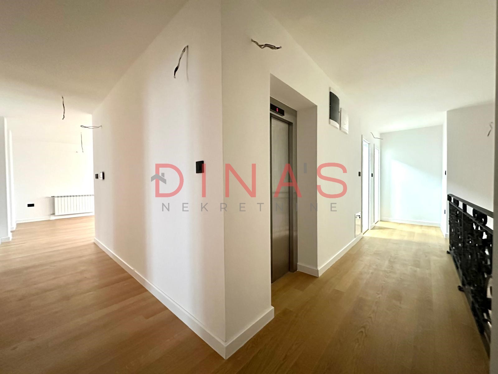 CENTAR NS NOVI SAD 165 m2 - 1016789