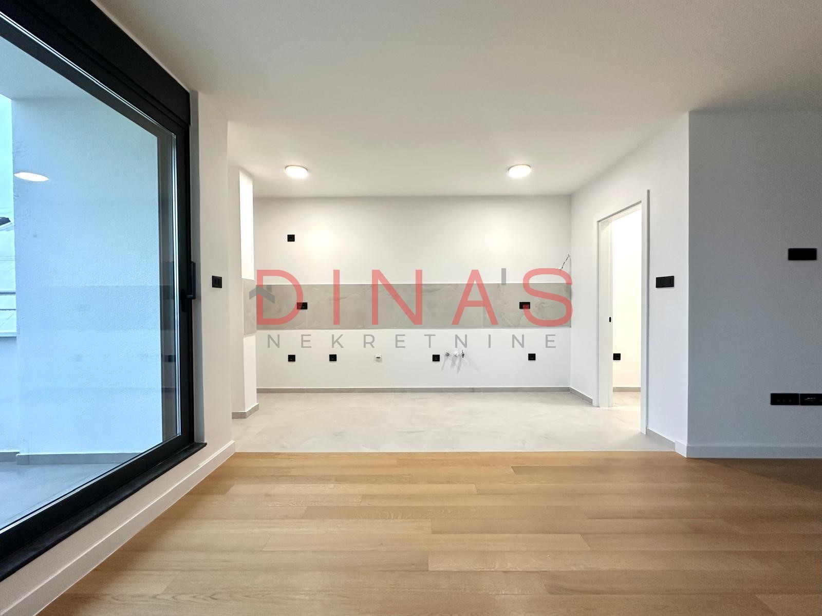 CENTAR NS NOVI SAD 165 m2 - 1016789