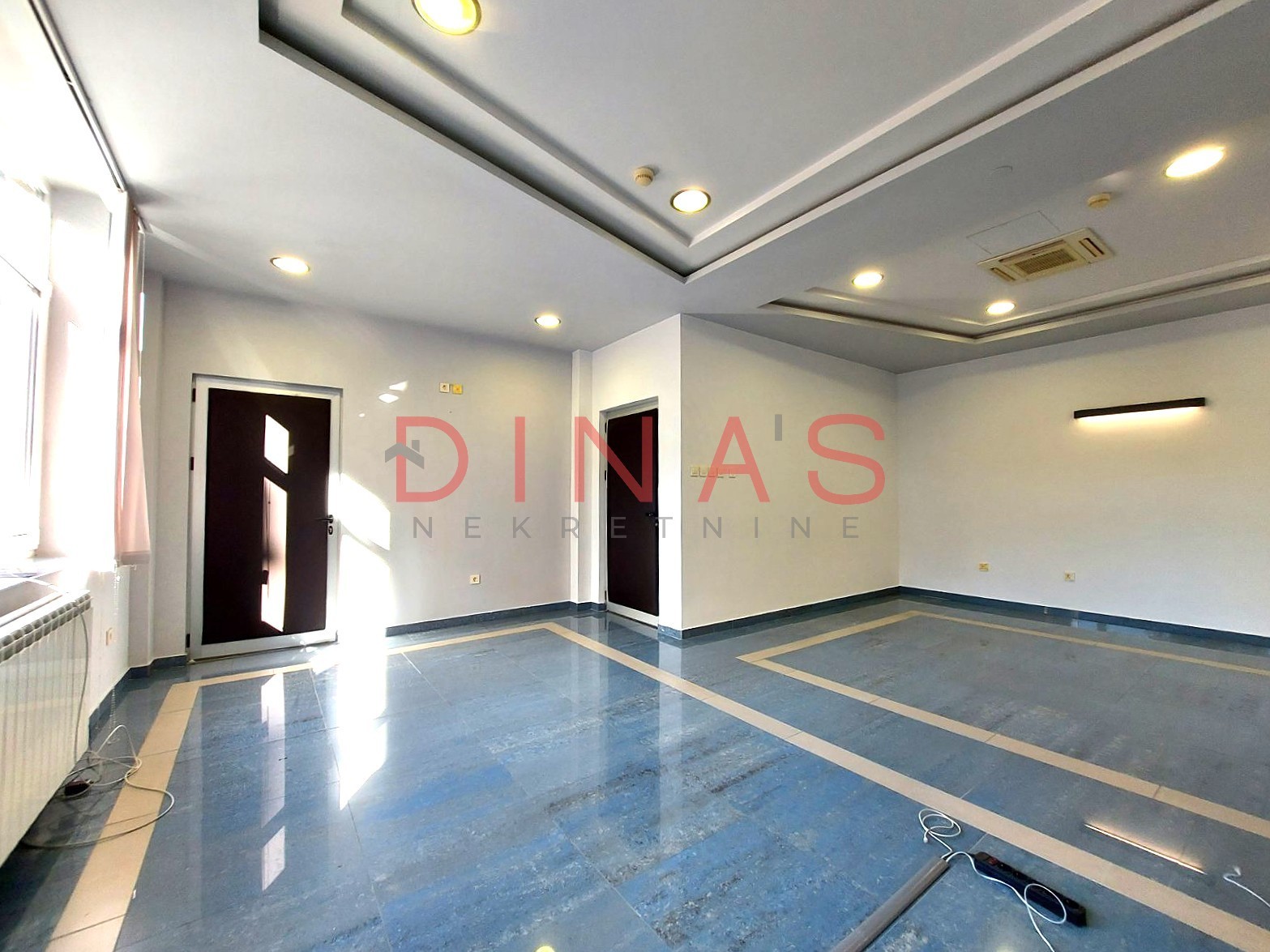 BULEVAR OSLOBOĐENJA NOVI SAD 220 m2 - 9117050